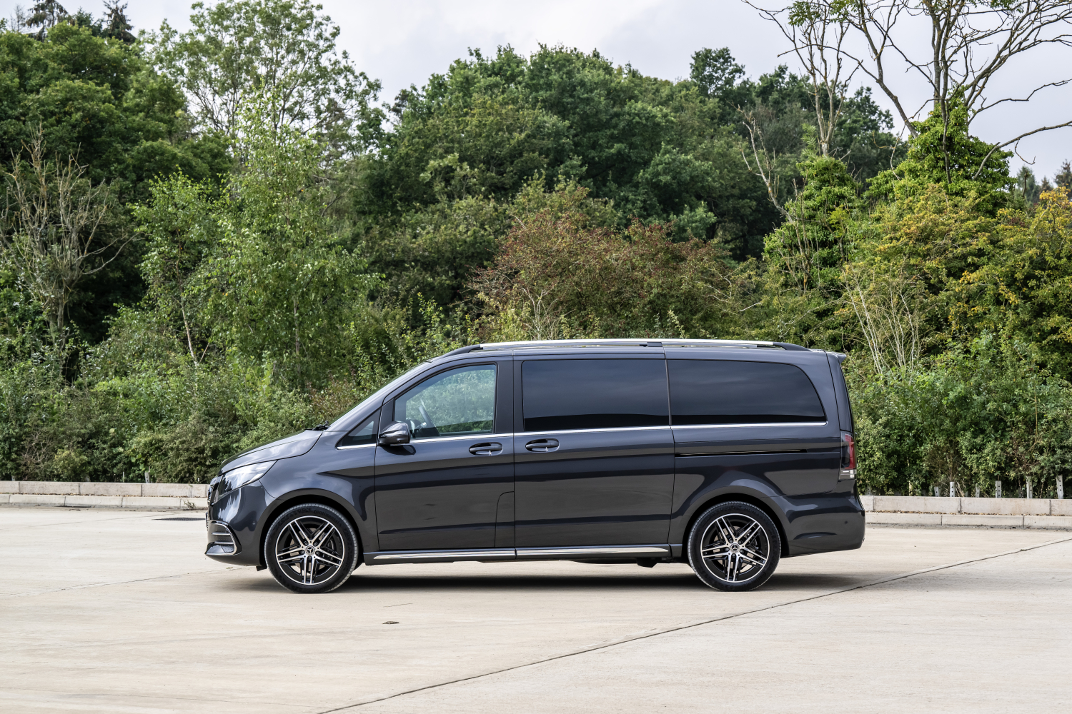A van, a taxi, or just the ideal family mover? The Mercedes-AMG V-Class ...