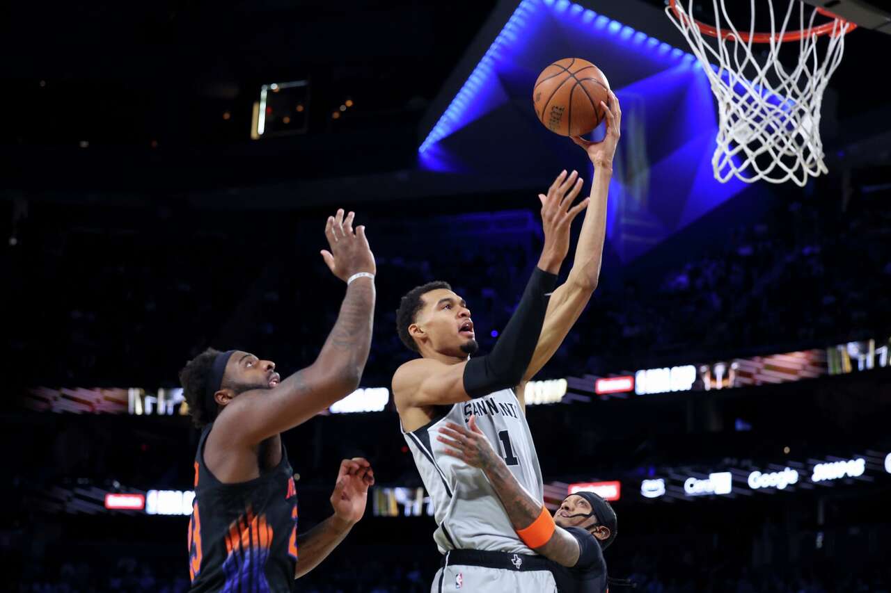 Fighting back tears, the Spurs' Victor Wembanyama cut his post-game ...
