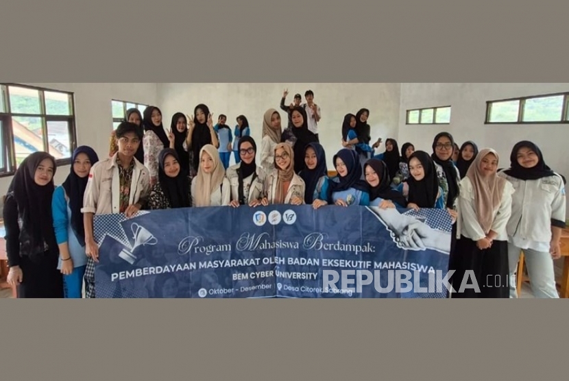 Cyber University bawa energi baru ke Desa Citorek Sabrang lewat ...