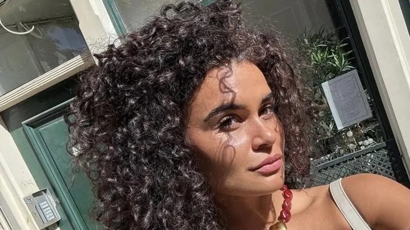 Rachel John is back in SA: Siya Kolisi's heart emoji fuels romance ...