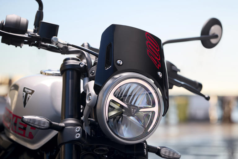 Triumph Tracker 400 unveiled: Flat-track-inspired roadster joins 400cc ...