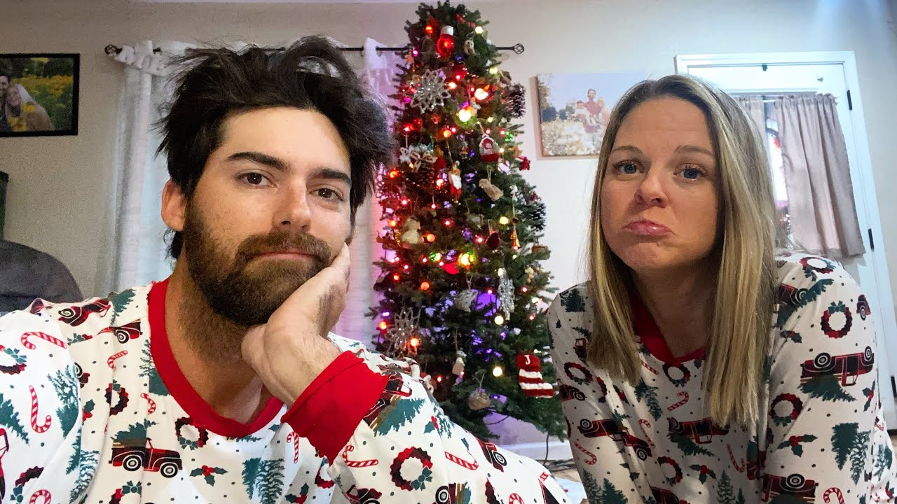 Family with COVID celebrates Christmas together, opening surprise gifts