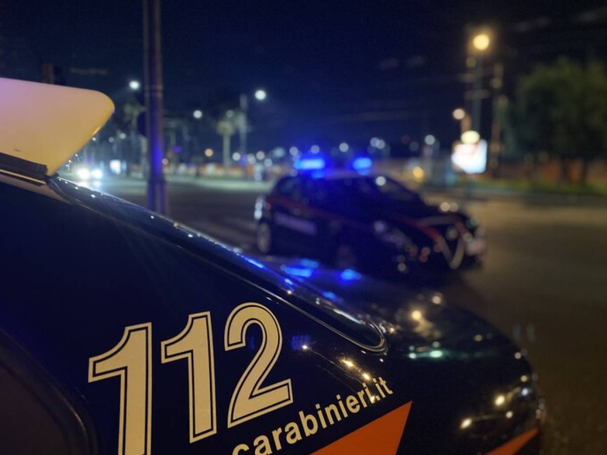 Accoltella la compagna, fugge e si costituisce. Gravissima una 30enne a ...