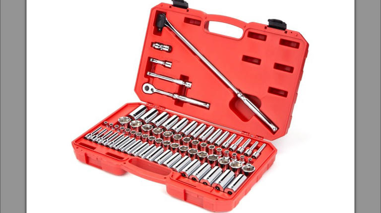 Who makes Tekton sockets and where are they manufactured?