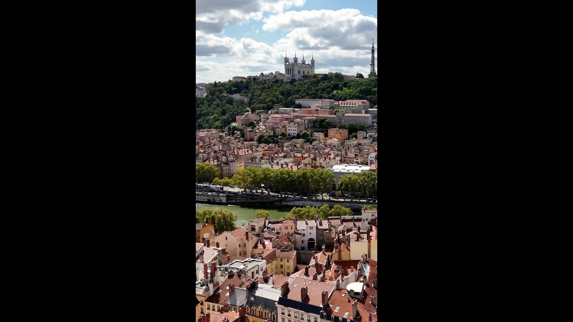 Lyons gamle gader og floder afsløret i spektakulære droneoptagelser