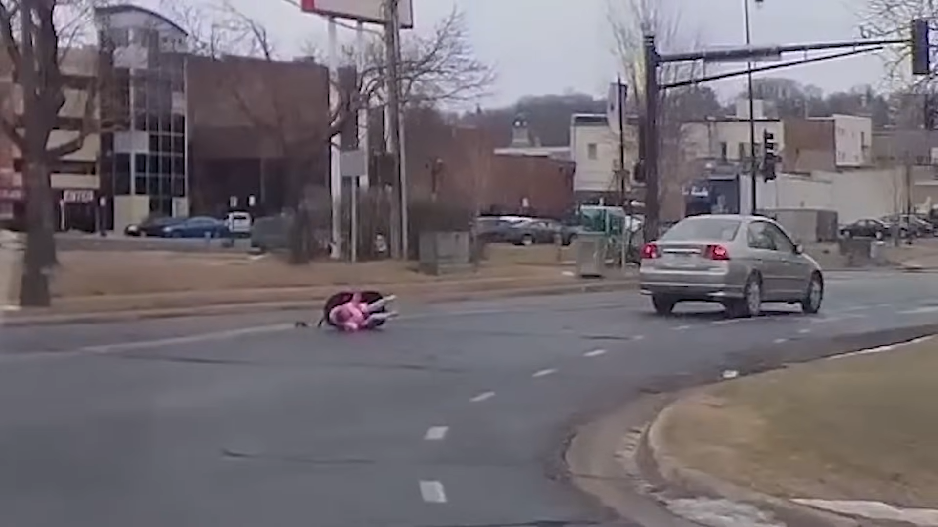 Baby falls out of moving car and it’s all caught on camera