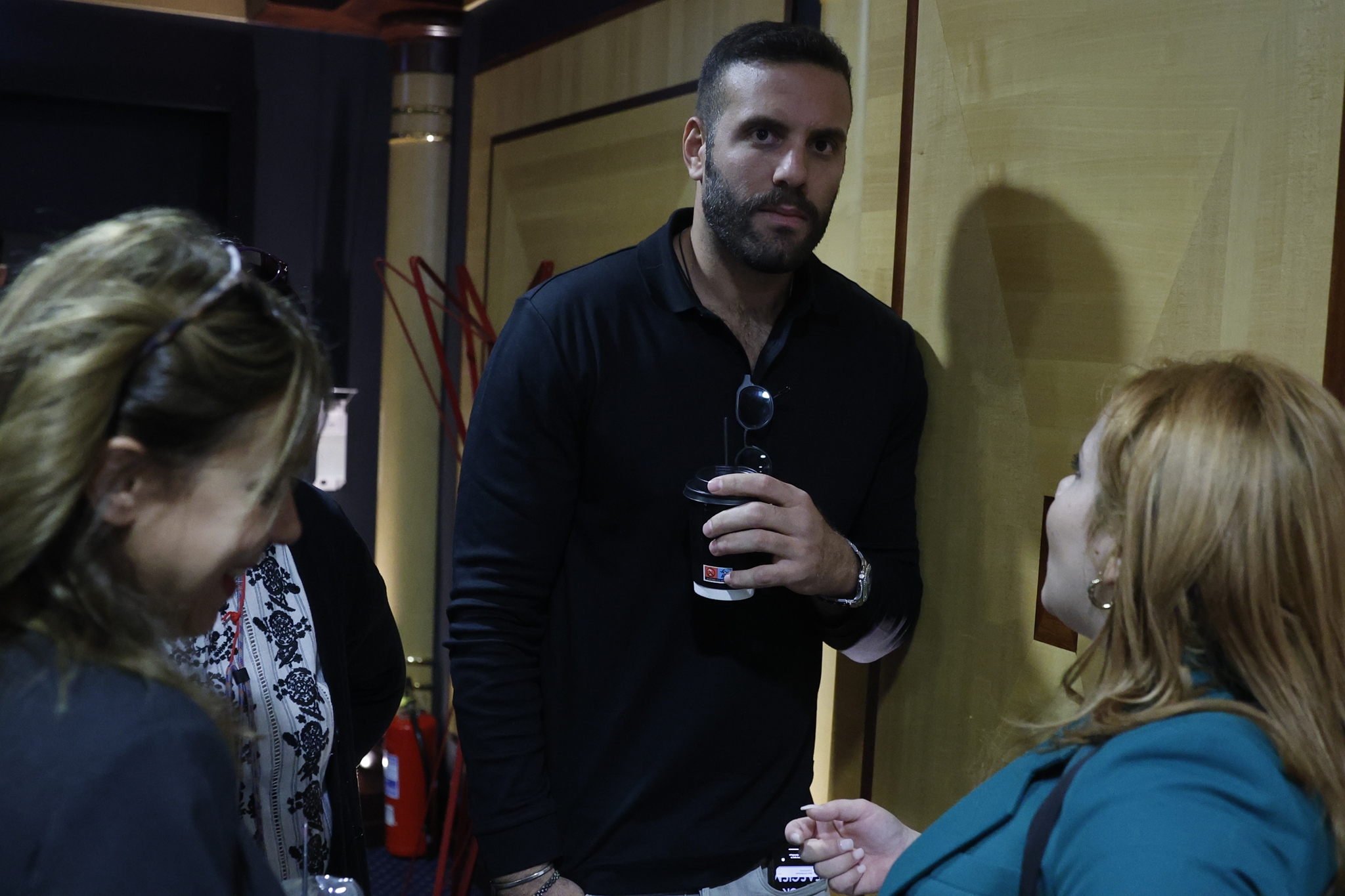 Νίκος Παππάς: Καταγγελία για ξυλοδαρμό δημοσιογράφου - Εκτός Ευρωομάδας ...