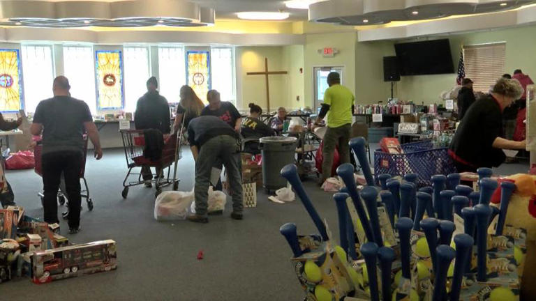 Salvation Army of Siouxland prepares to distribute gifts to Angel Tree ...