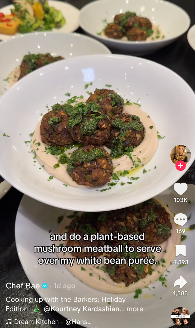 Kourtney Kardashian and Travis Barker’s private chef shared a behind ...