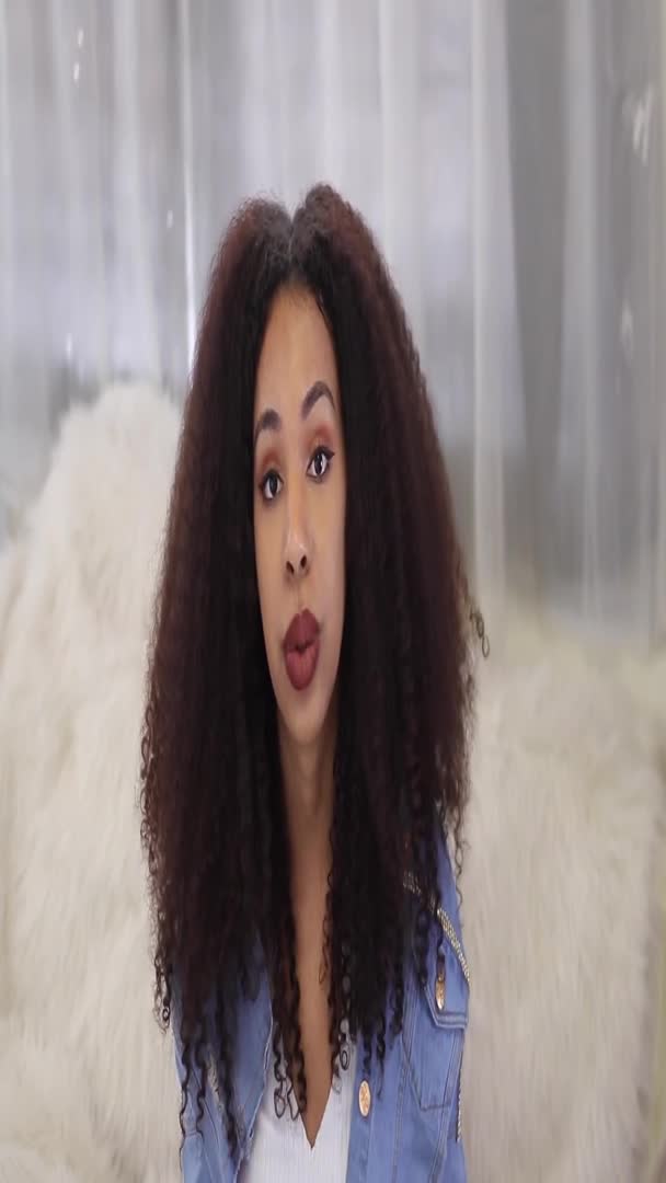 Quick no-frizz drying tips for curly hair: Master curl definition with ...