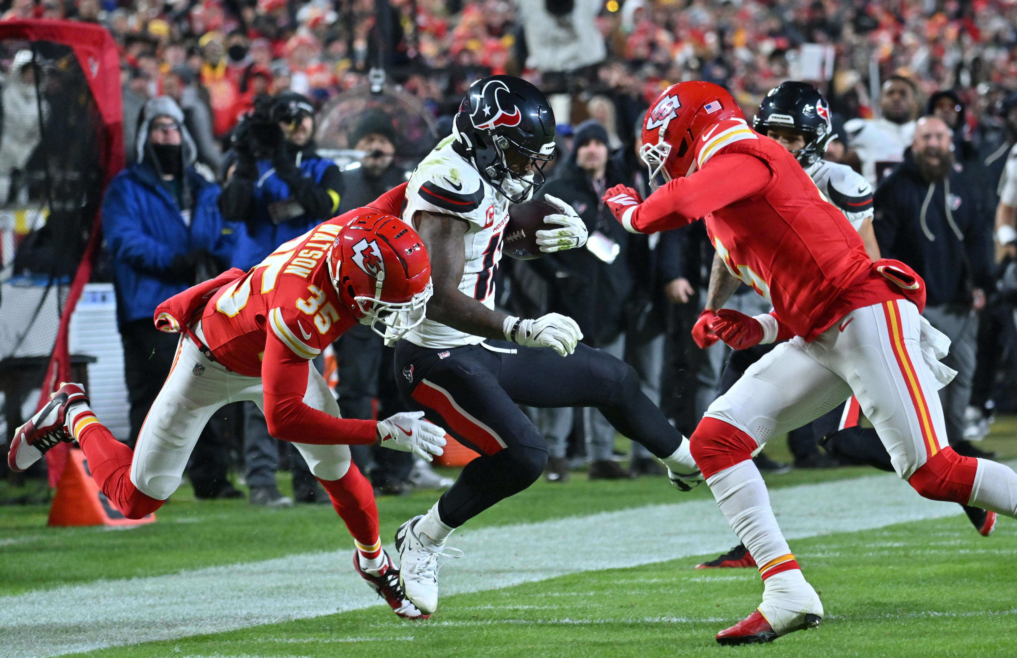 Chiefs DB Jaylen Watson earns award for impressive Week 14 moment