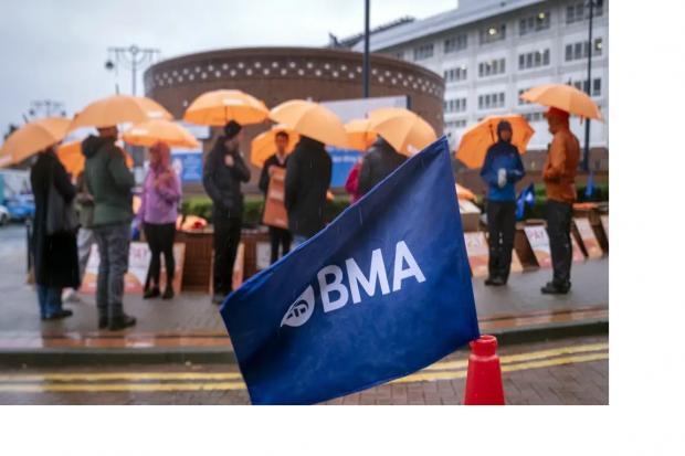 Patients urged to get vaccinated amid strikes and rising flu cases
