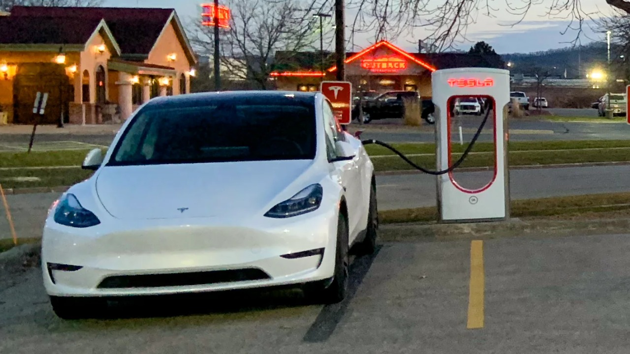 New data signals a major risk for Tesla