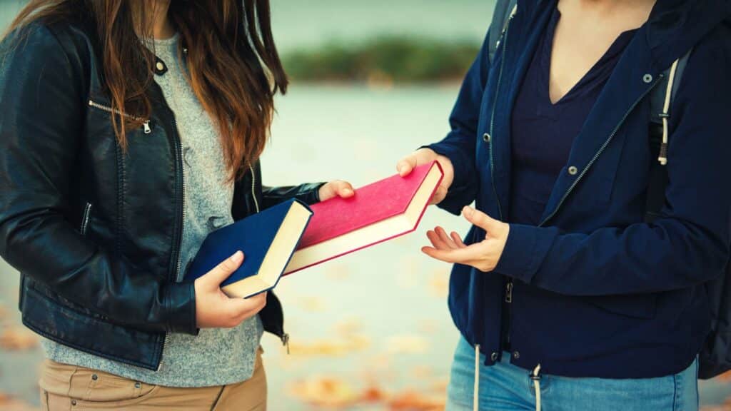 9 habits your friends only tolerate because they love you