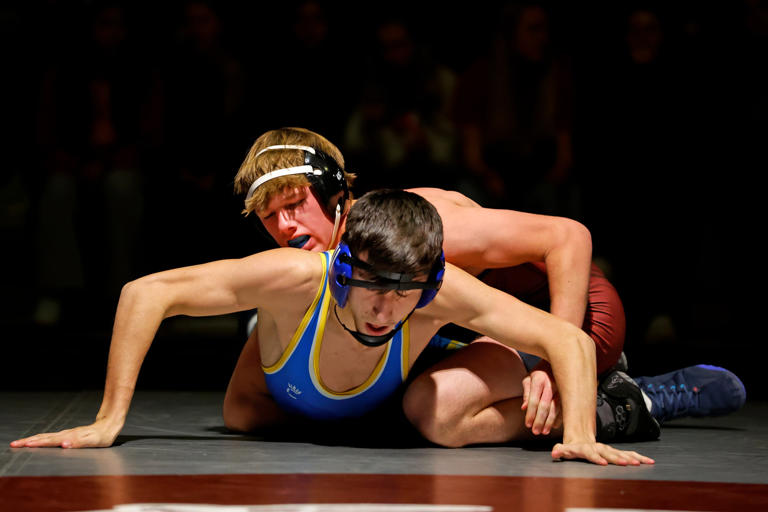Bangor wrestling piles up bonus points in win over Wilson (photos)