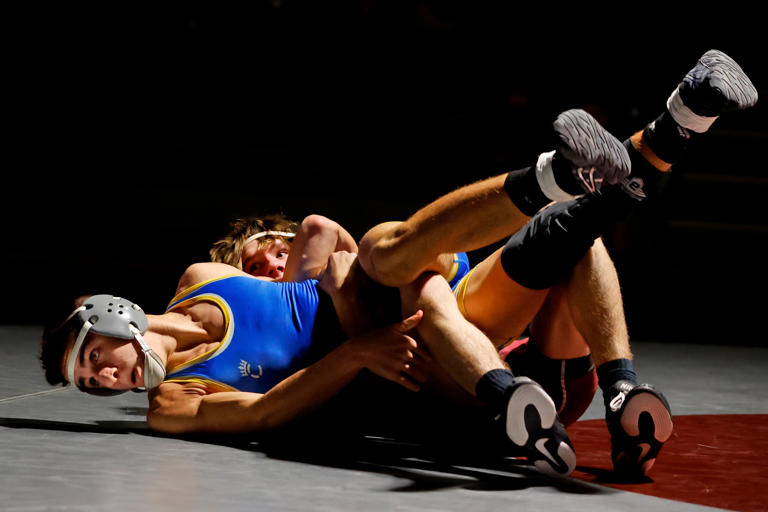 Bangor wrestling piles up bonus points in win over Wilson (photos)