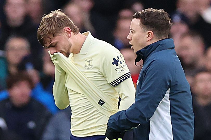 13 players could miss Everton vs Arsenal as Kiernan Dewsbury-Hall ...