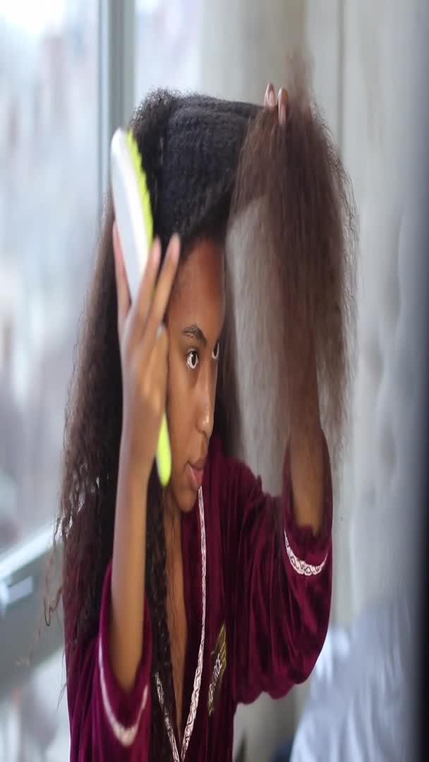 Revolutionary Michel Mercier detangling brush & MOFAJANG gold wax hair ...