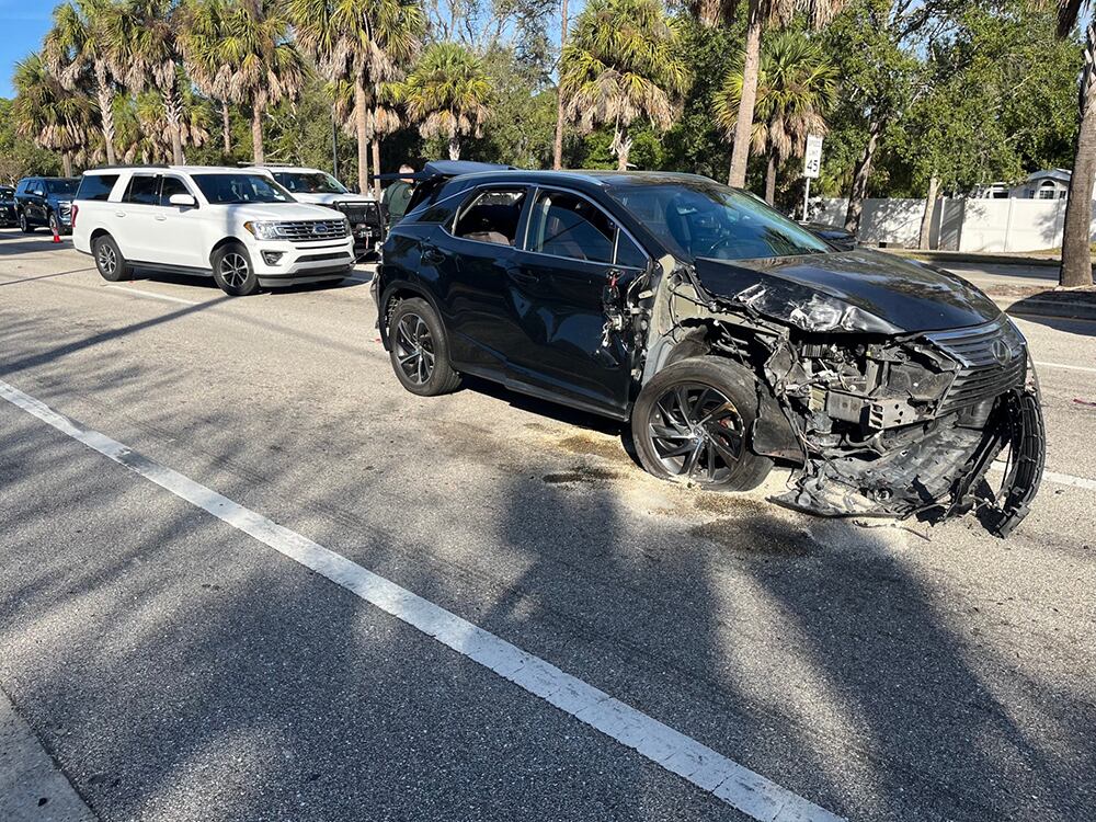 Driver suffers seizure in 14-vehicle crash on Fruitville Road