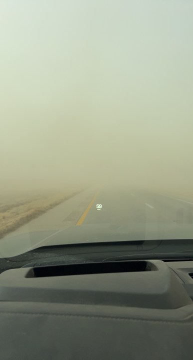 Dust storm driver safety tips: Pull over, turn off lights