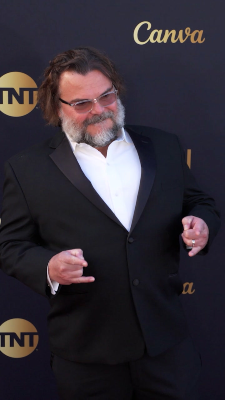 Jack Black has priceless reaction to Elle Fanning calling him the ...
