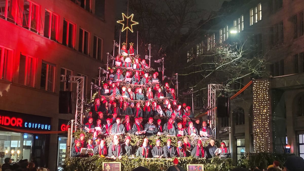 Lana Del Rey statt «Jingle Bells»: Zürcher Chor geht mit Auftritt am ...