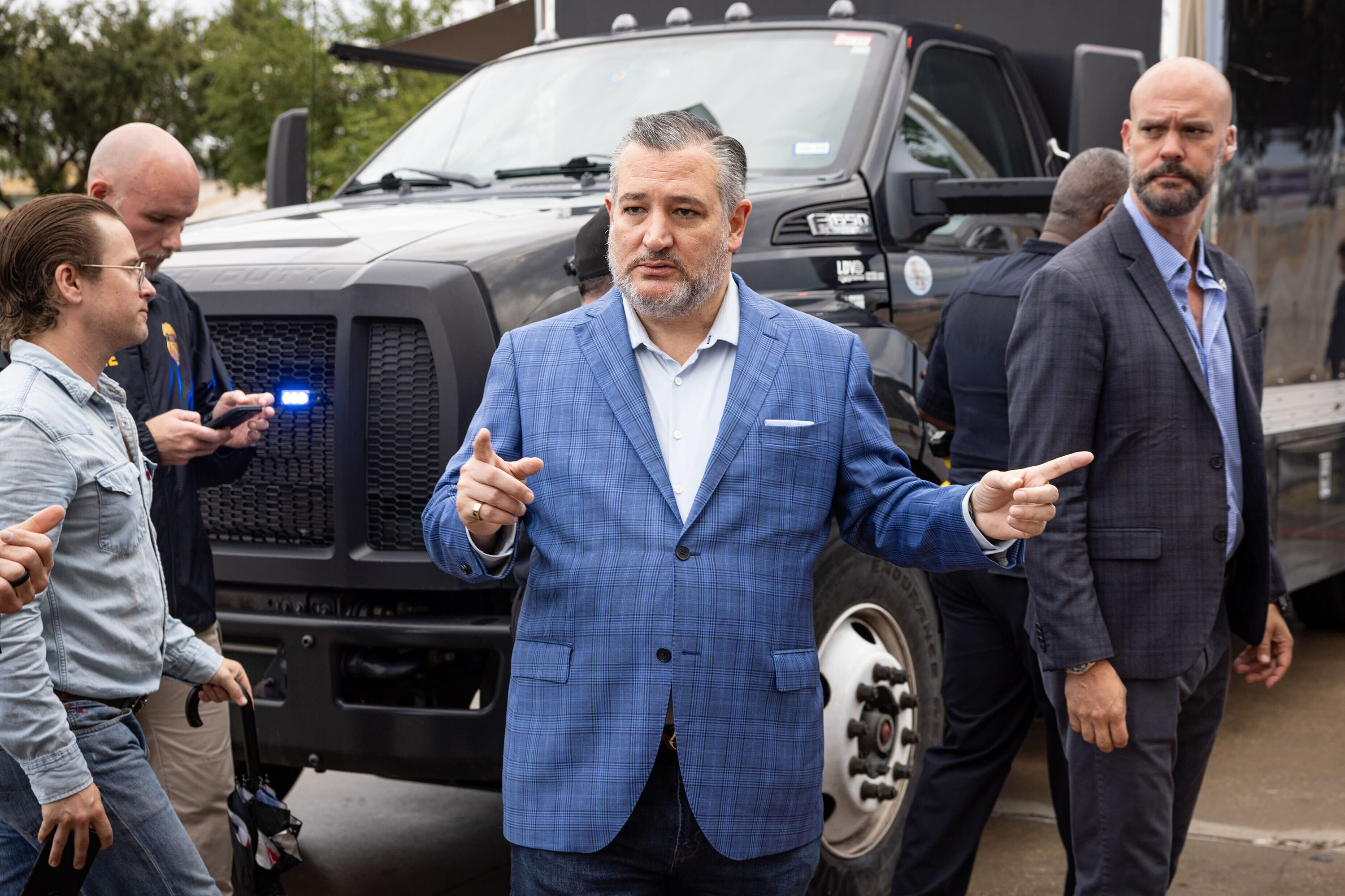 Ted Cruz questions FCC chief he compared to a mob boss for implied ...