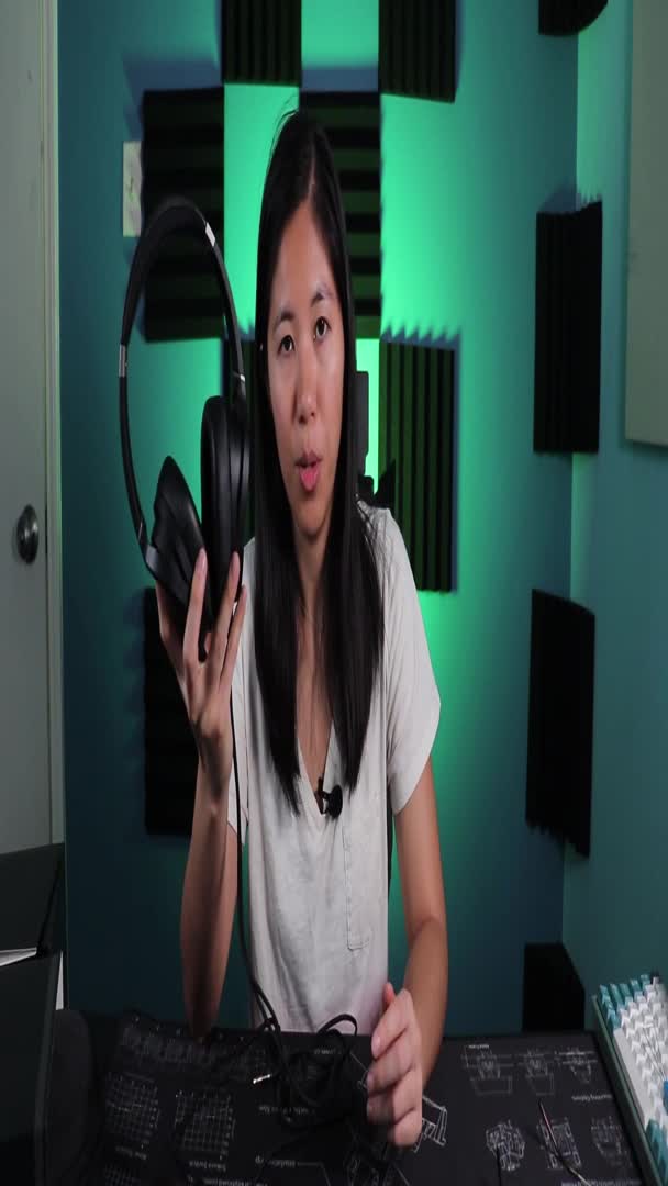 Review of the high-end Audeze LCD-1 headphones and a guide to the best ...