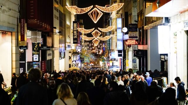 Δώρο Χριστουγέννων: Τι ισχύει για τον ιδιωτικό τομέα και τι πρέπει να ...
