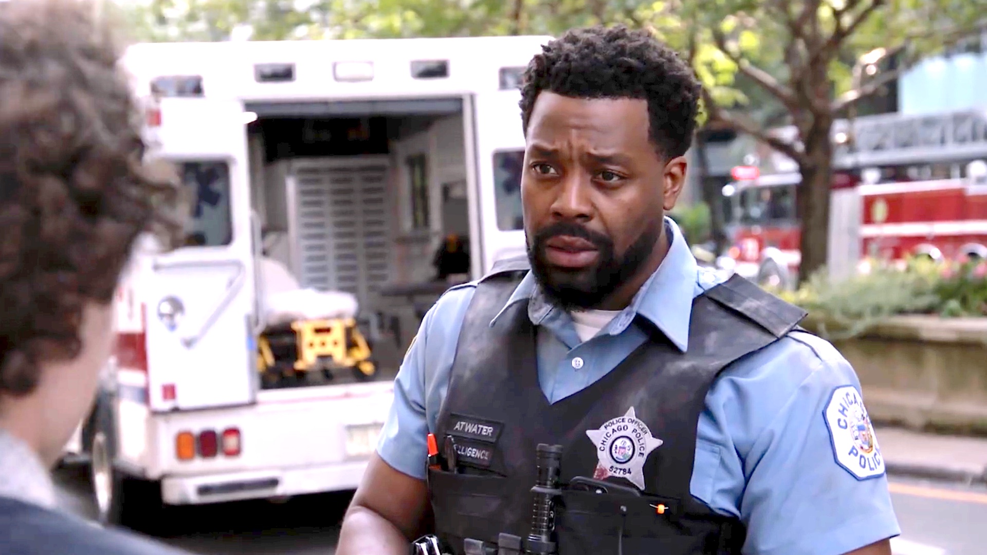 Chicago PD.: Atwater chases a bomb suspect through gridlocked traffic