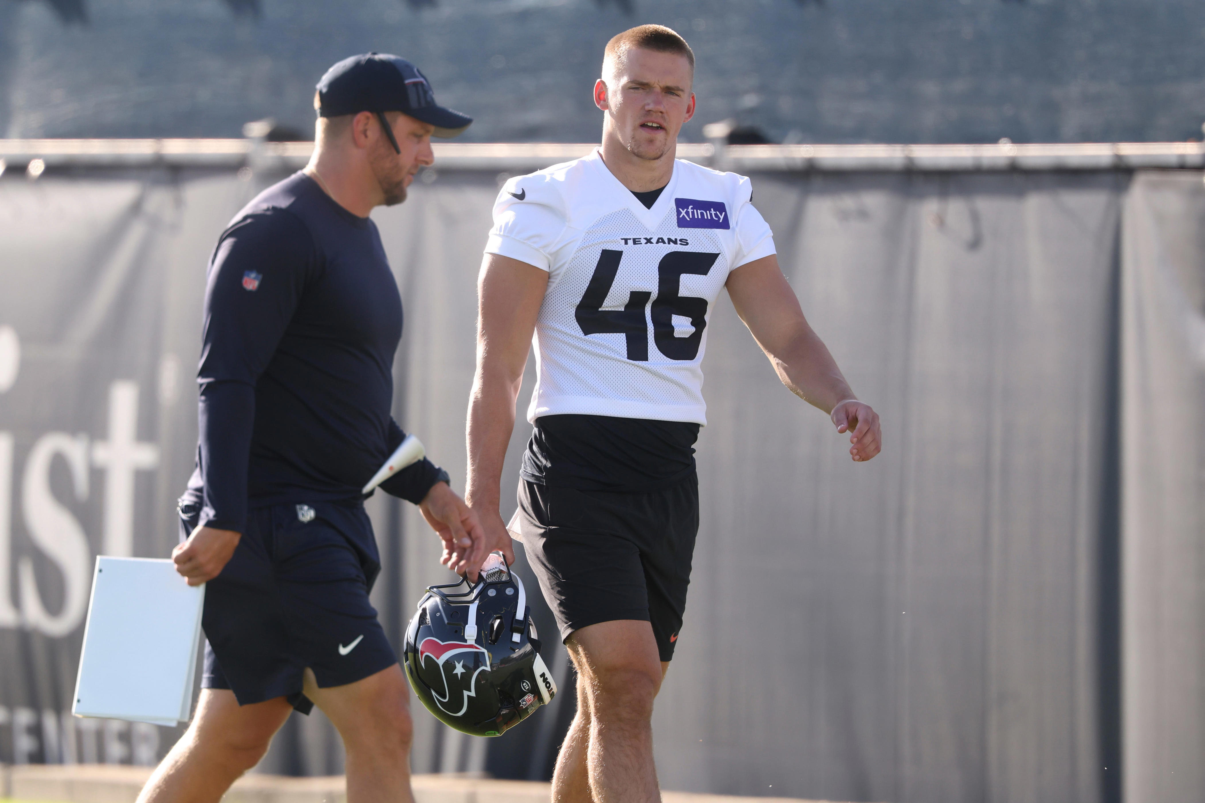 Dolphins sign LB off Texans practice squad to fill Matt Judon's spot