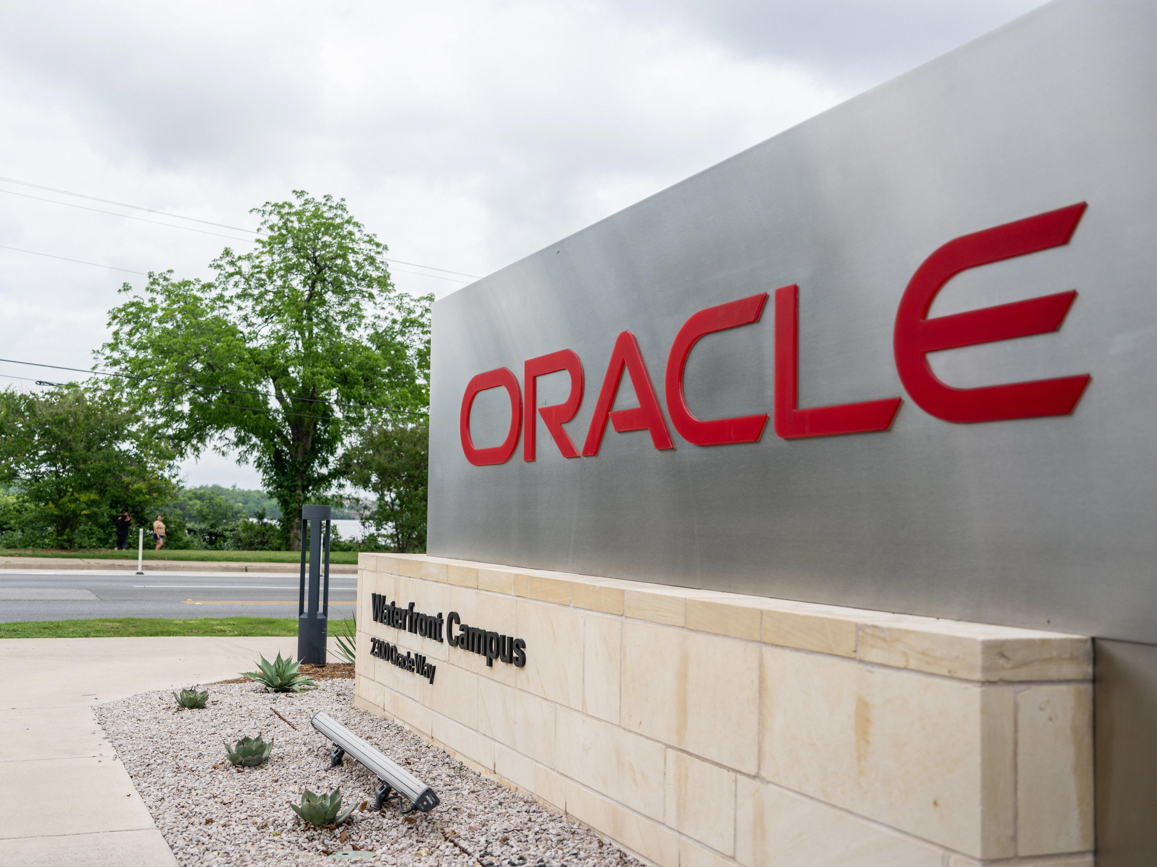 Oracle's AI data-center woes are dragging the entire stock market lower