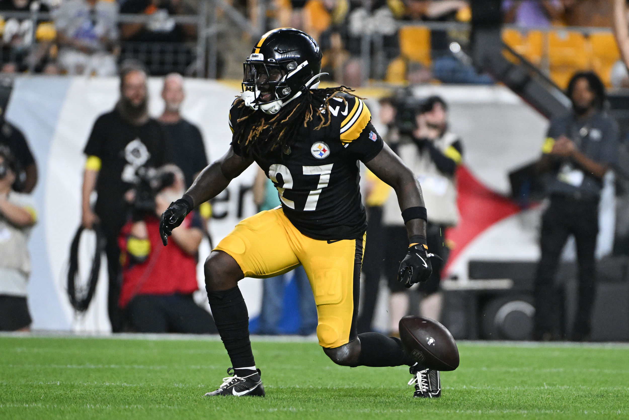 Steelers re-signed RB Trey Sermon to practice squad