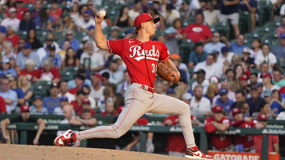 Report: Former Cincinnati Reds pitcher signs with New York Mets