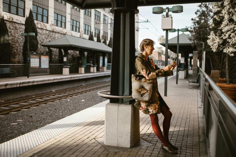9 relationship behaviors that feel loving but create distance over time