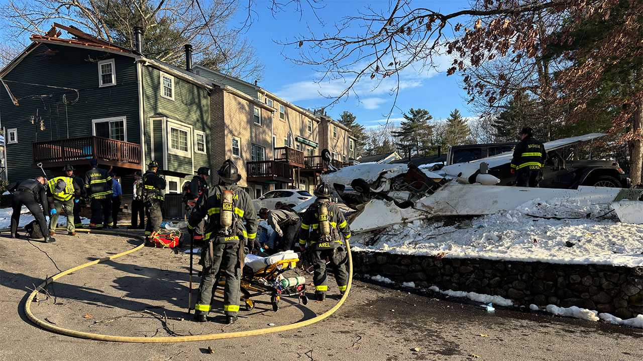 Plane crashes at residential complex in Nashua