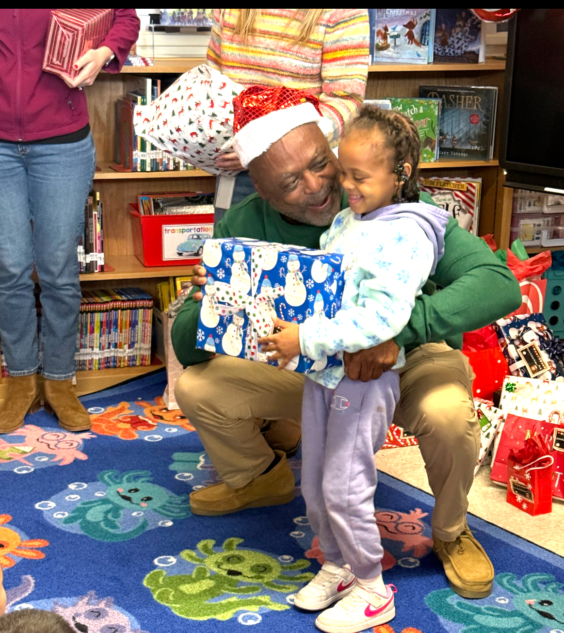 Mahone Foundation, BCU distribute holiday gifts to students at two ...
