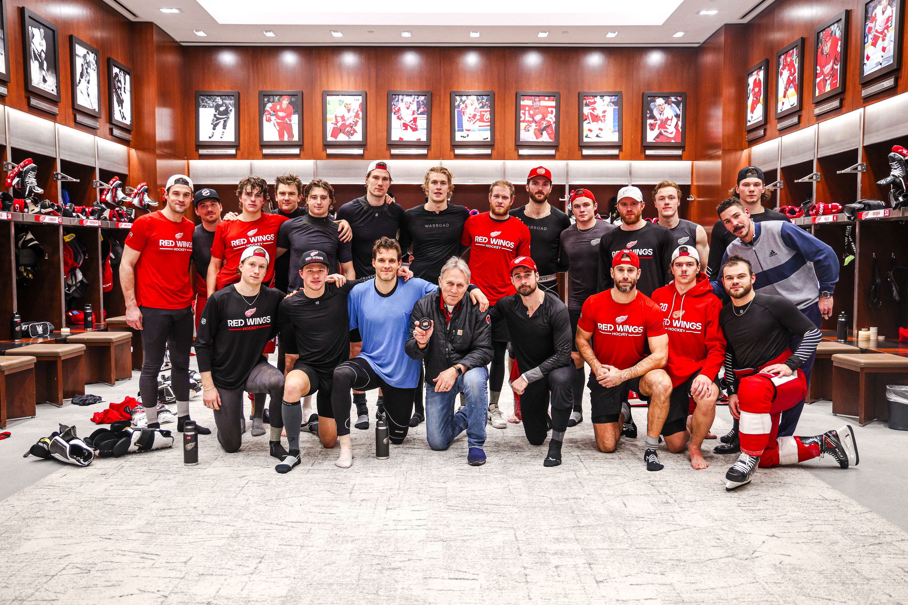 After tragic loss, Detroit Red Wings photographer given game puck