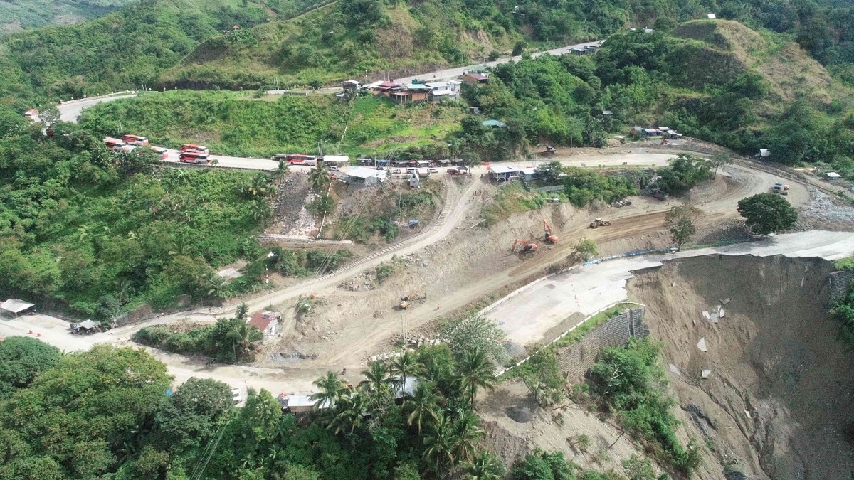 DPWH rushes new segment of Bukidnon-Davao road