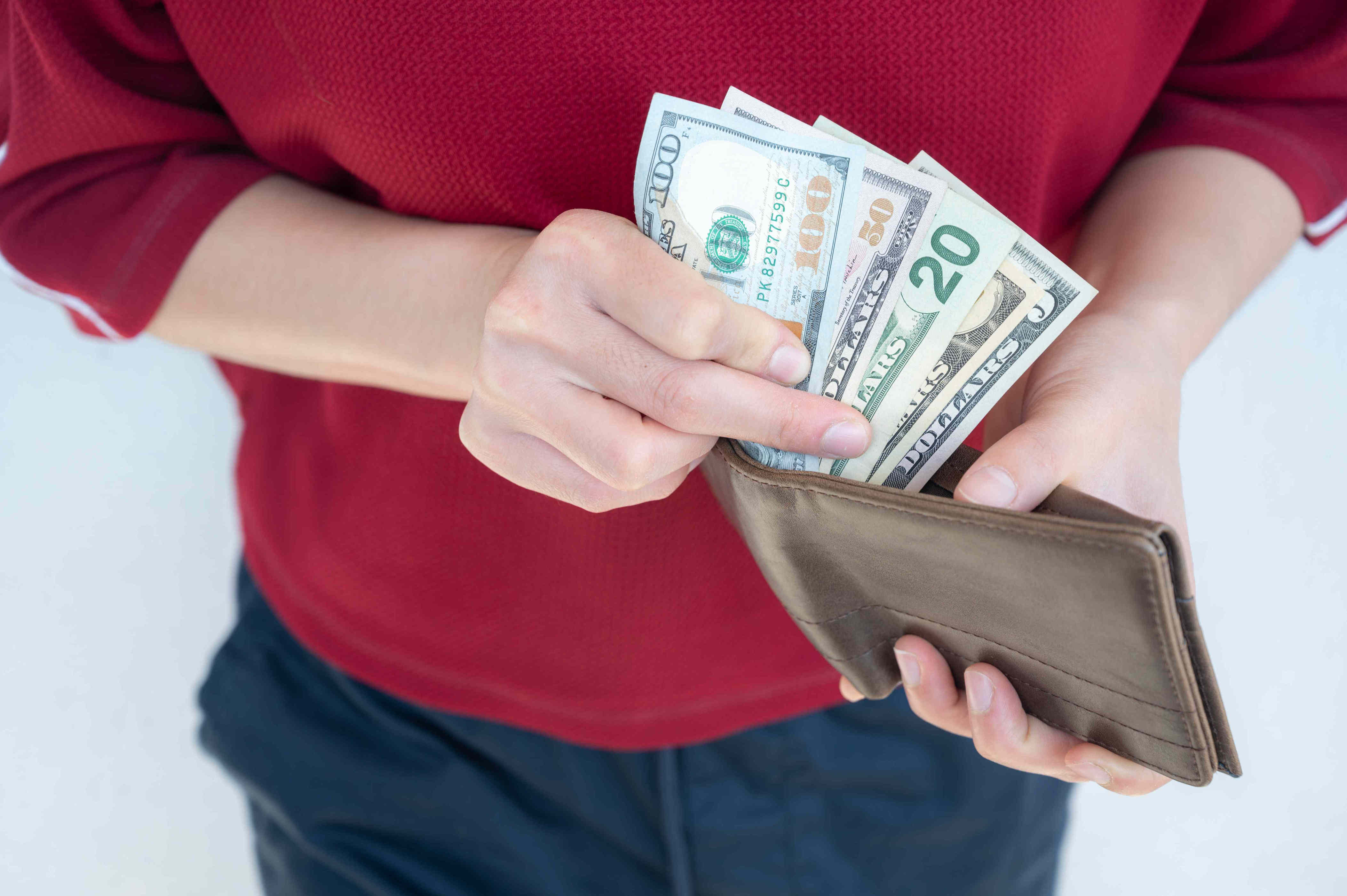 Cash on hand? The biggest online-only bank just made it easy to deposit ...