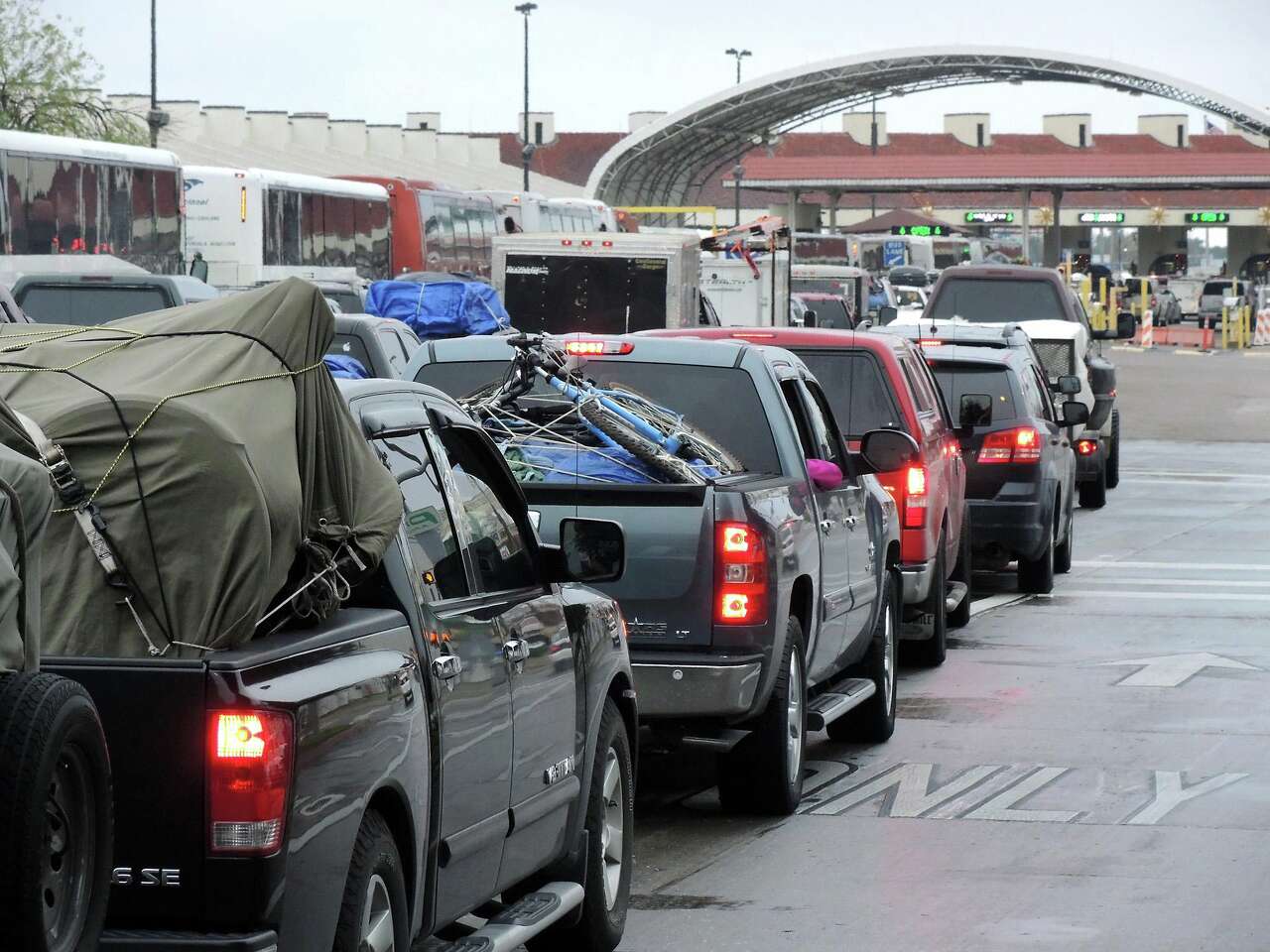Paisano Caravan expected to bring traffic delays along I-35 this weekend