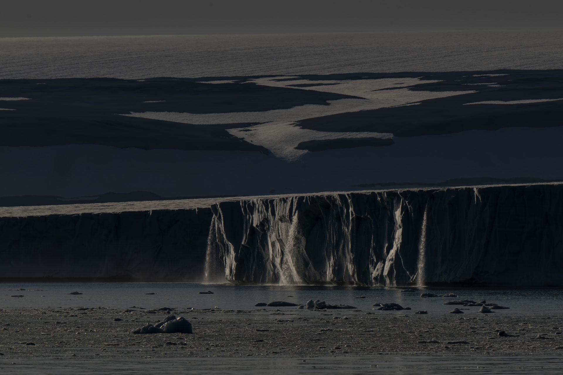 The war for control of transport at the North Pole has already begun