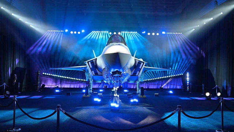 Finnische Luftwaffe präsentiert die F-35A JF-501 in Fort Worth