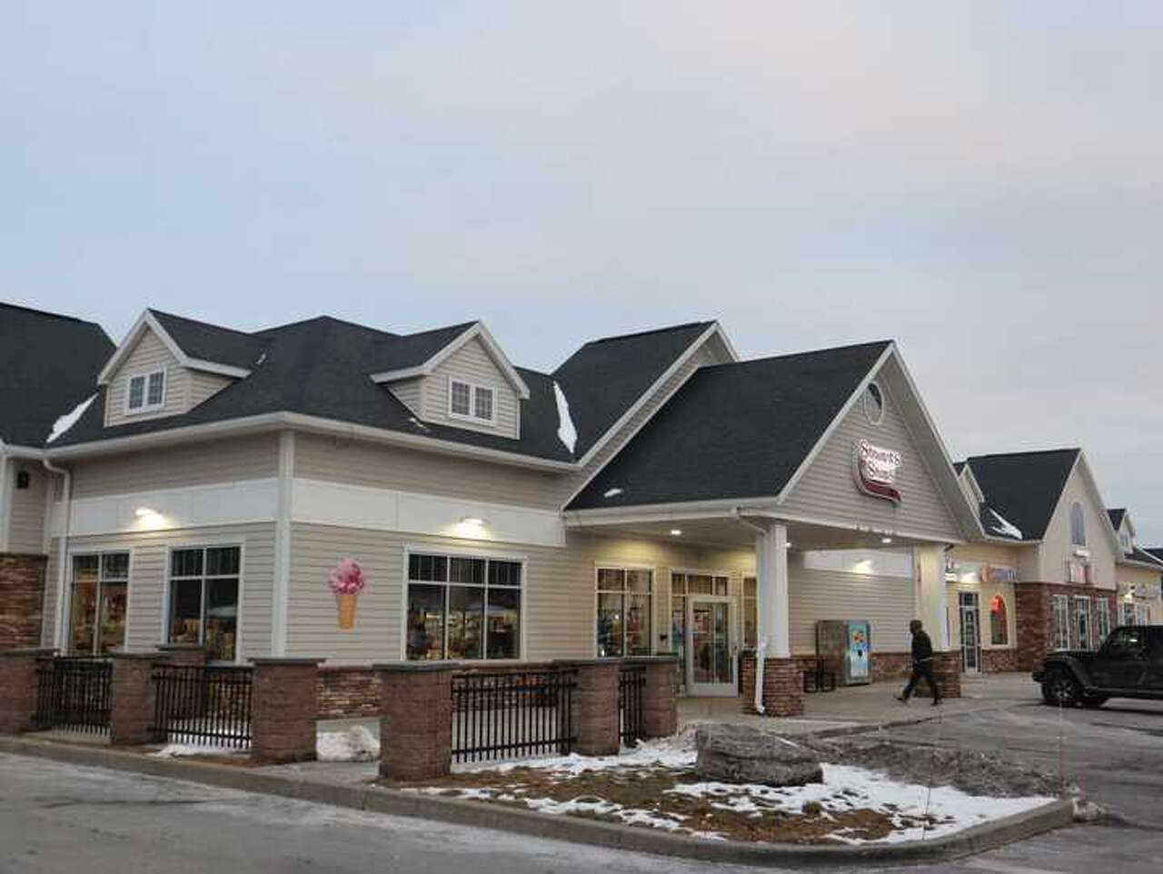 Natural causes blamed in death at local Stewart's store