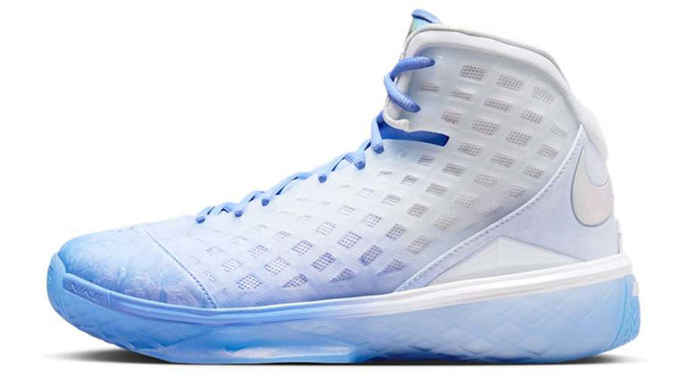 The Nike Kobe 3 'Royal Pulse' arrives on Christmas Eve