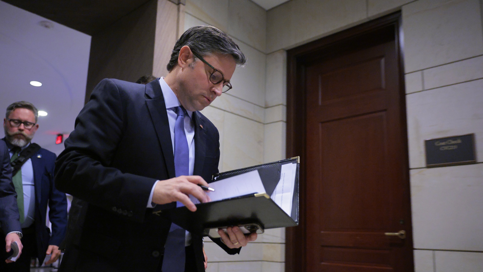 Moderate Republicans join Democrats to force vote on extending ACA ...