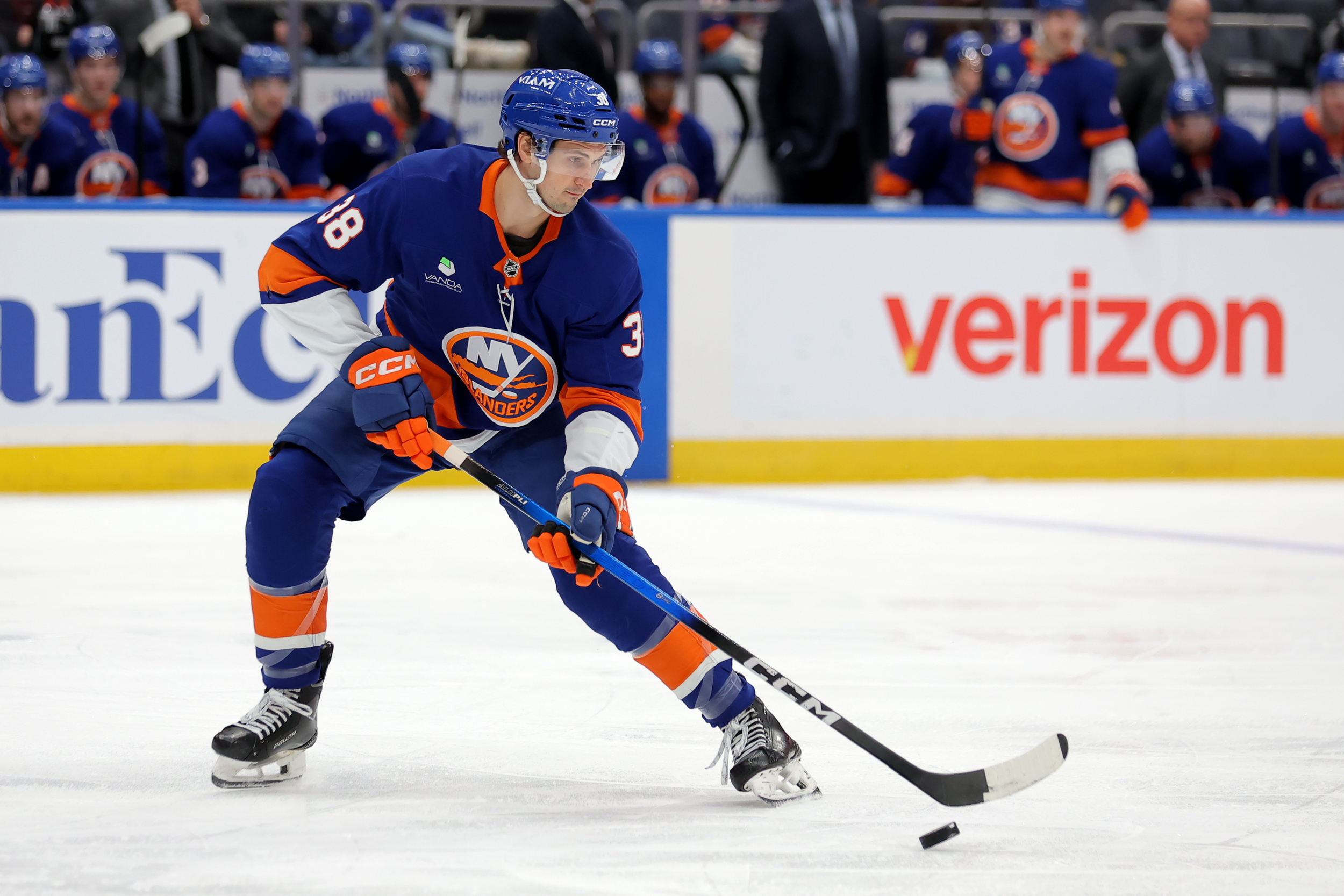 New York Islanders reassign Travis Mitchell