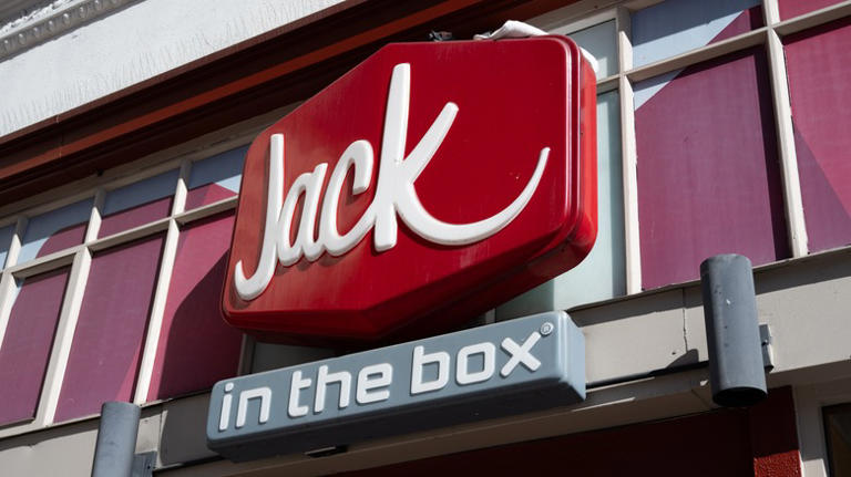 The struggling fast food chain that's closing up to 200 restaurants