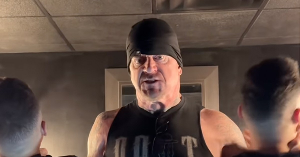 The Undertaker does 'Turn the Lights Off' viral trend with the Haroon twins