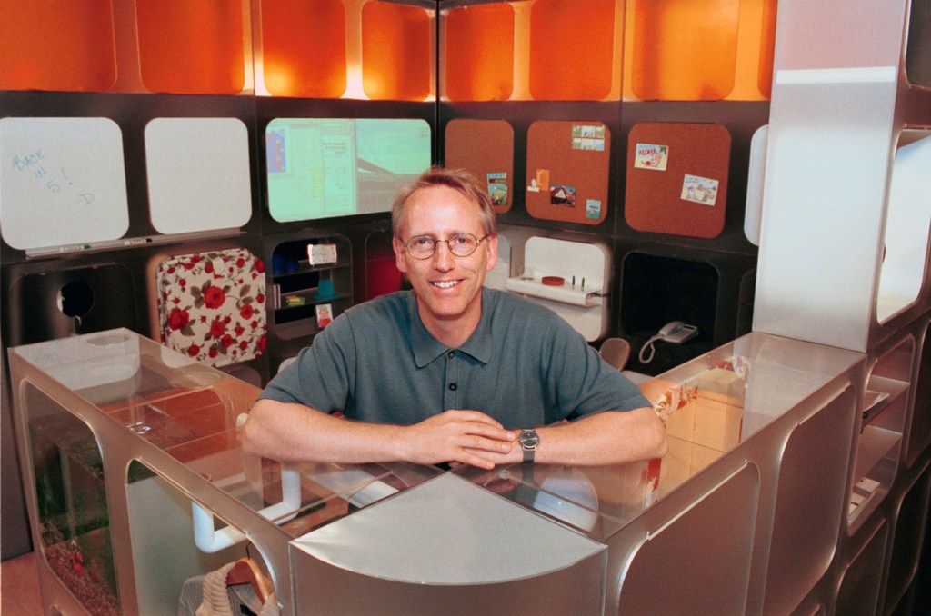 'Dilbert' cartoonist Scott Adams reveals he's paralyzed below the waist ...
